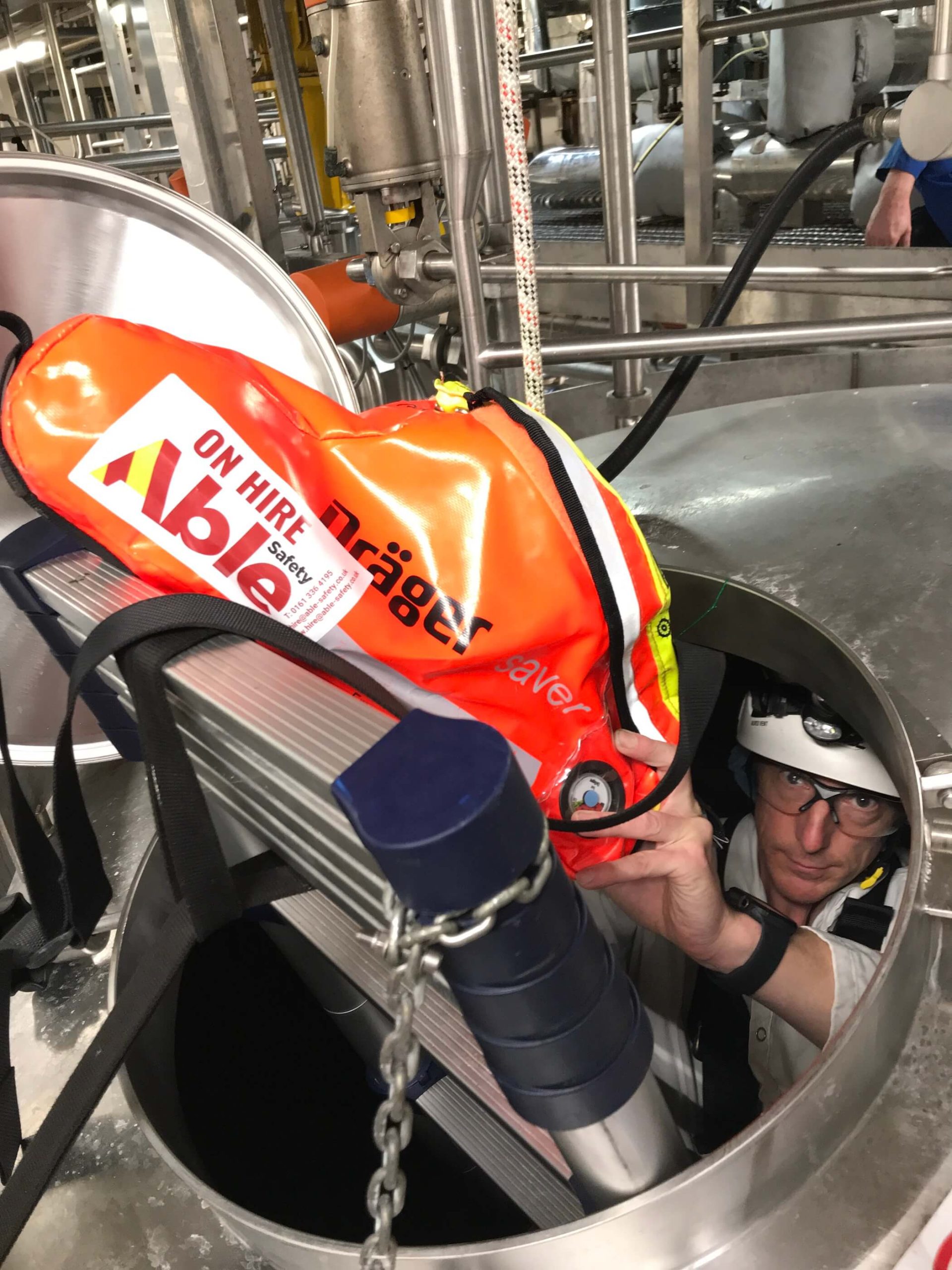 Confined Space | Entry How Many People Are Needed for Safety